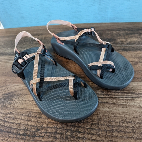 Chaco | Shoes | Chaco Toeloop Hiking Sandals Metallic Strappy Rose Gold ...